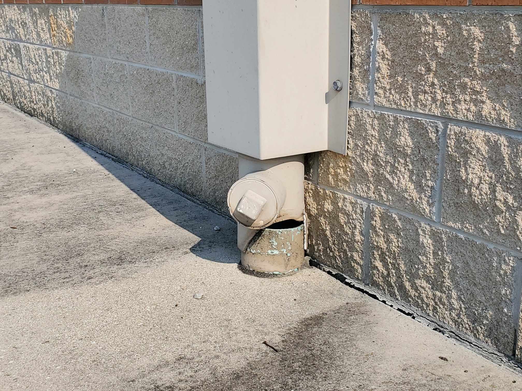 Downspout Adapter 6 Inch 6x4" Downspout Adapter (Black) - Connects ...